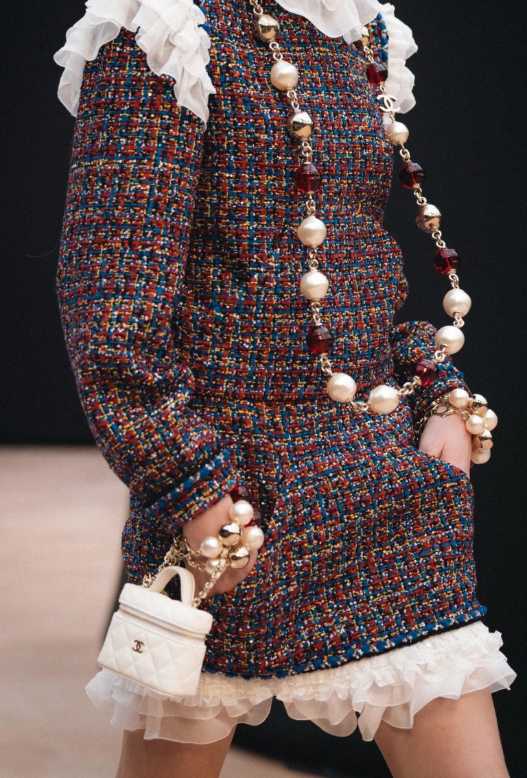 Chanel Fall-Winter 2025/26 bags: micro dreams and maxi statements - LA ...